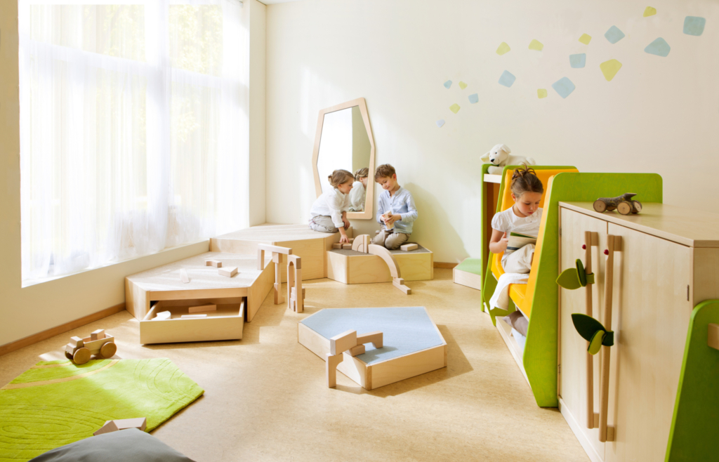 Grow.Upp houten podium C - Plutar